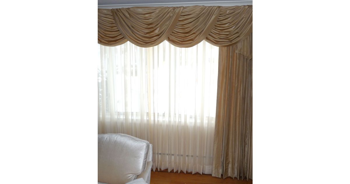 Custom Queen Anne Swags - The Fabric Mill